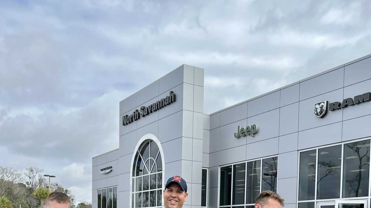 PHOTOS: Step One Auto in Savannah presents Local Hero Award