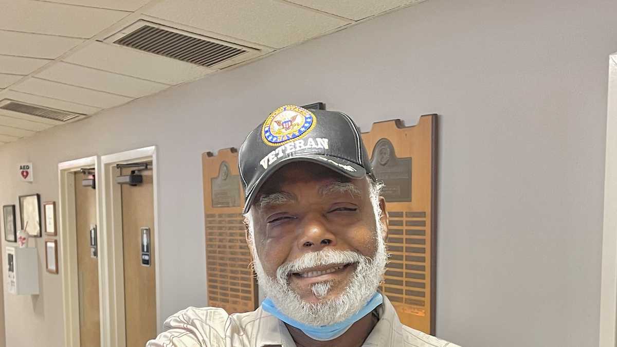 Step One Auto presents Local Hero Award to Veterans Council Chairman ...