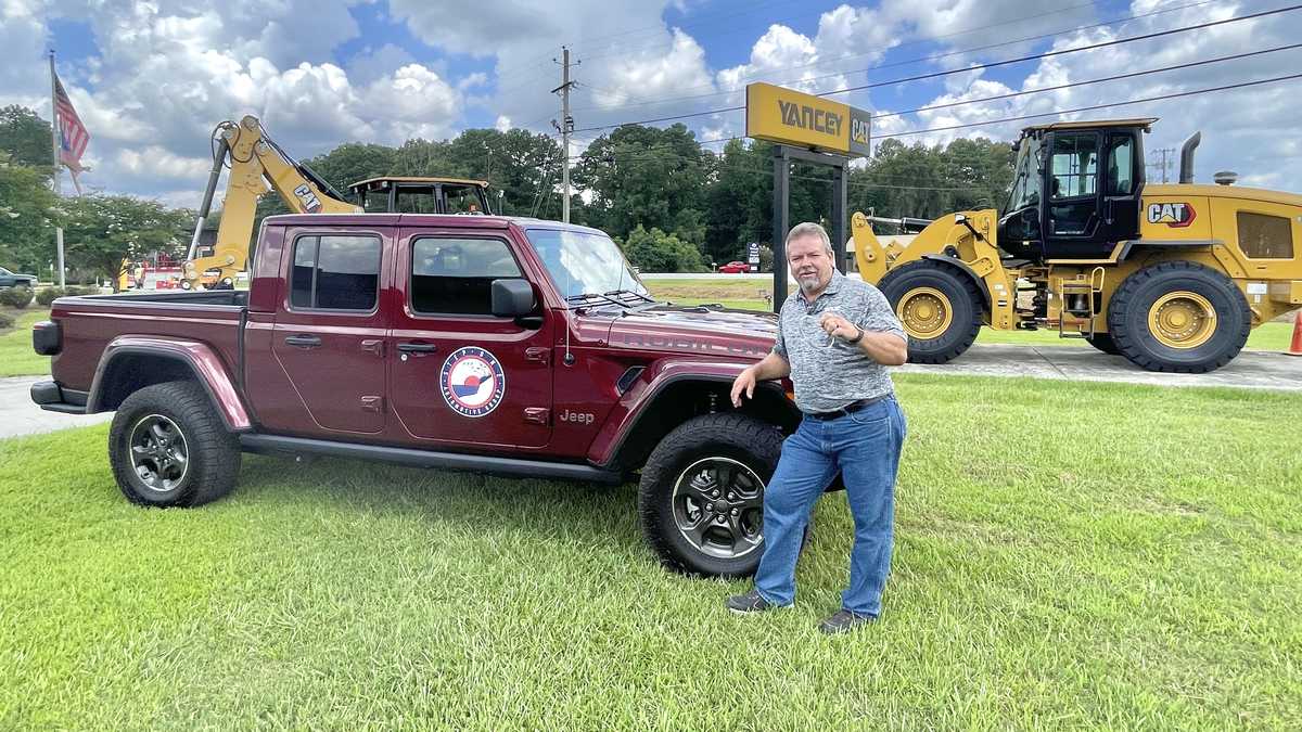 Photo Gallery: Yancey Bros. hosts CAT Career Day