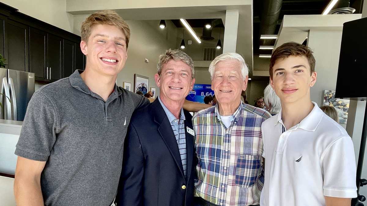 Did we take your photo? RE/MAX & Lanier Management hold ribbon cutting ...