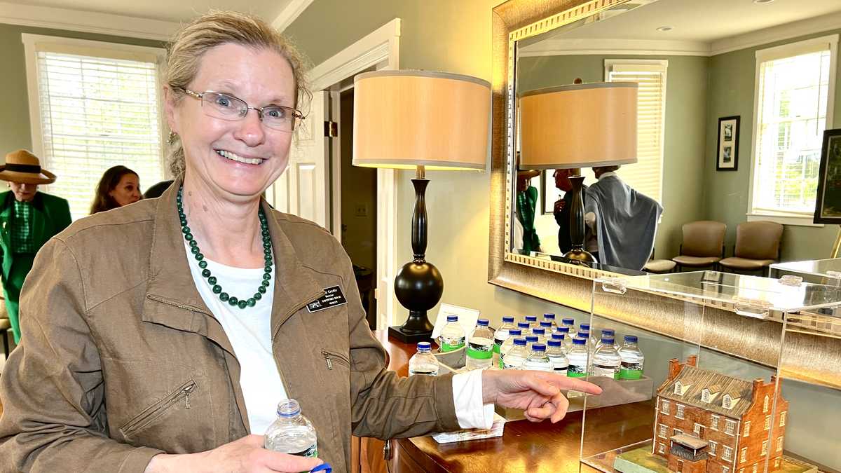 Historic Savannah Foundation unveiling of Anna Colquitt Hunter paintings