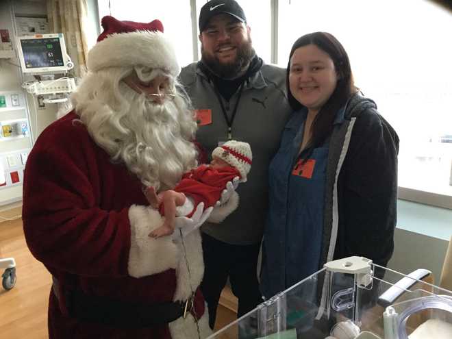 Santa visits NICU babies in Sacramento
