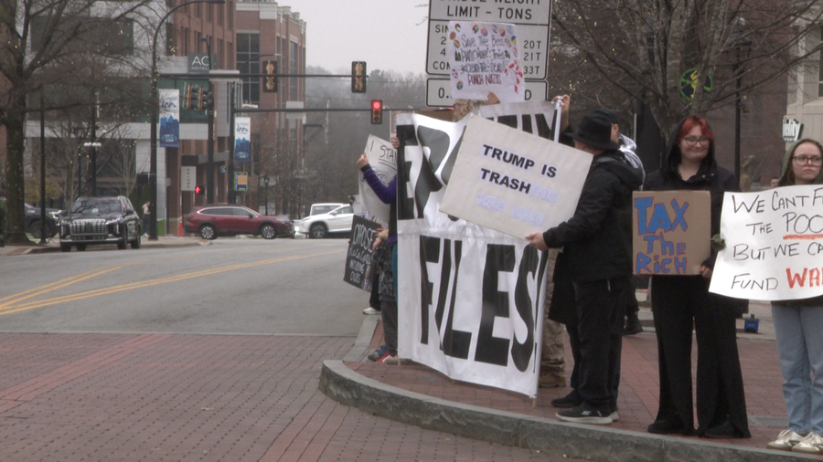 Venezuelan Americans and protesters in Greenville react to Maduro's arrest