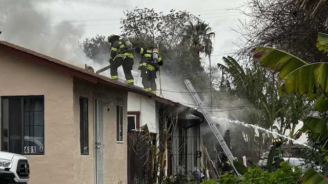 West Sacramento house fire reported on Walnut Street