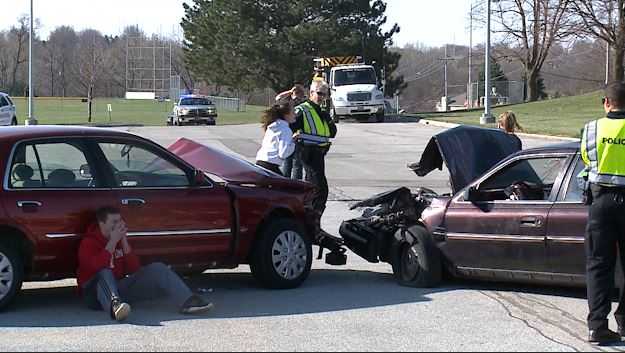 Mock drunk-driving crash aims to teach high school drivers a lesson