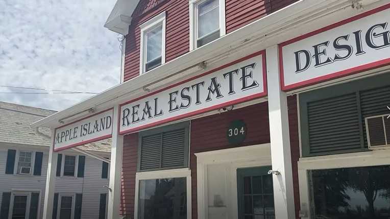 Canadians who own homes in our region frustrated over extended border ...