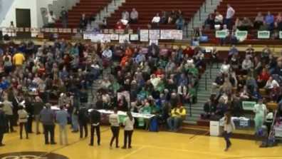 Iowa Republicans vote to hold 2024 caucuses on Jan. 15