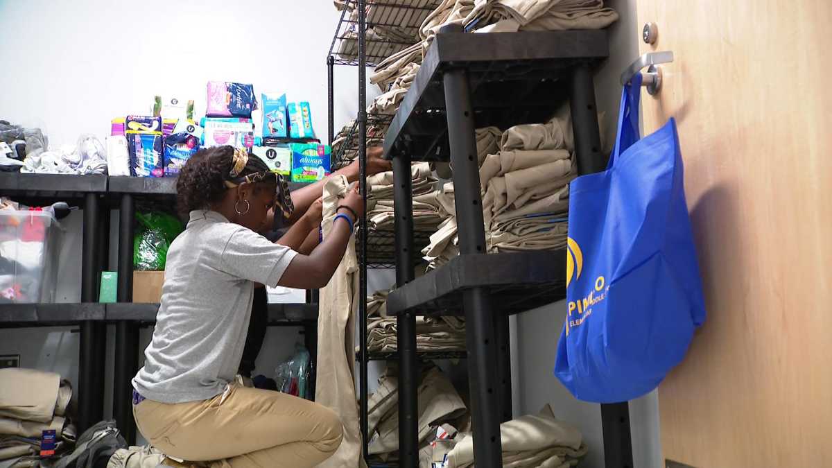 Ravens honor 'Community Helpers' students with Honor Rows