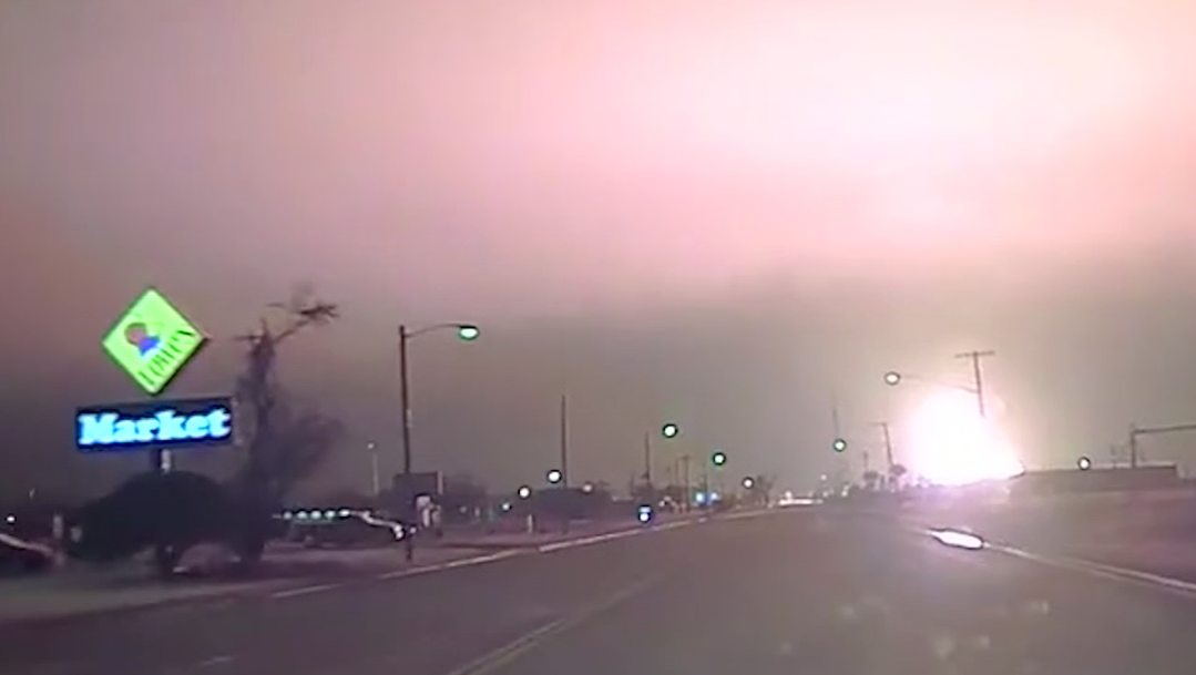 Texas officer captures gas explosion on dashcam