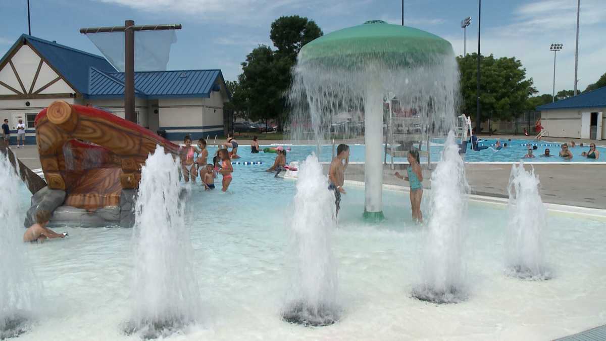 From hydrants to swimming pools, where to beat the heat in Omaha