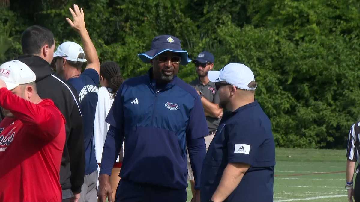 Hall of Famer Cris Carter making an impact for FAU football