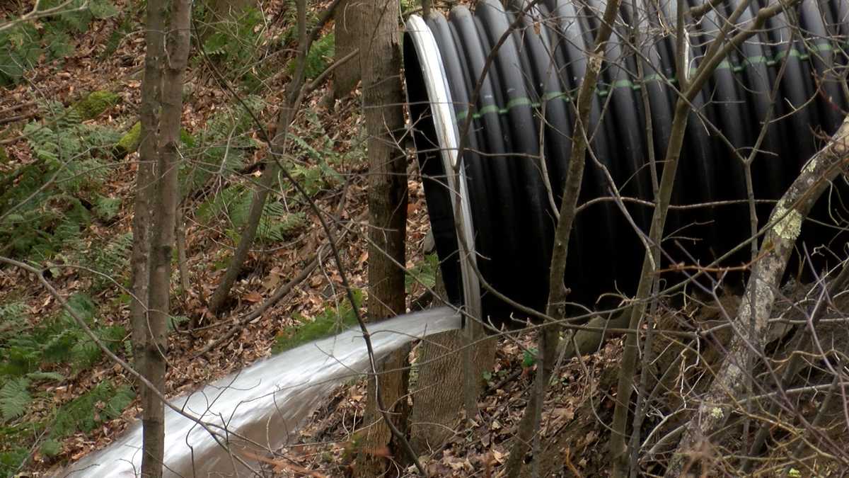 VTrans crews install temporary culvert on Route 5