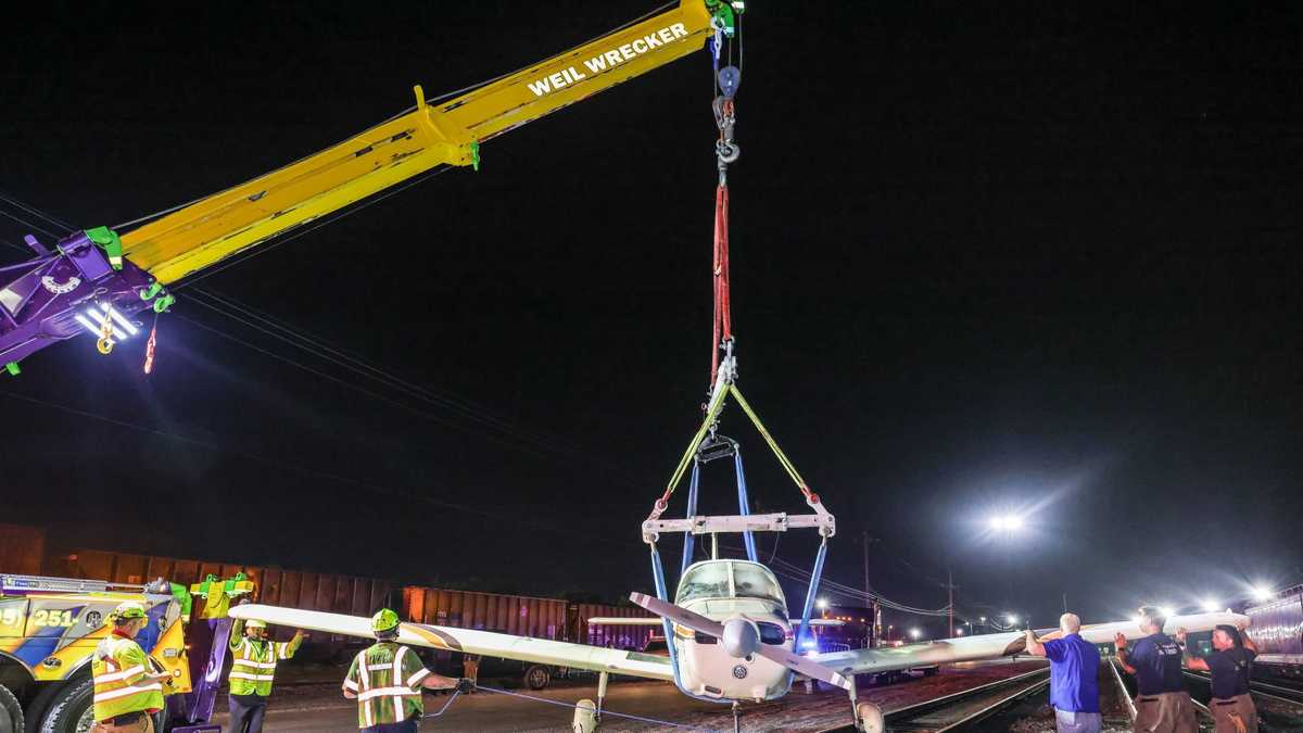 Birmingham Fire and Rescue responds to small plane crash off Vanderbilt ...