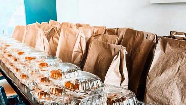 Clifton restaurant handing out free Thanksgiving meals