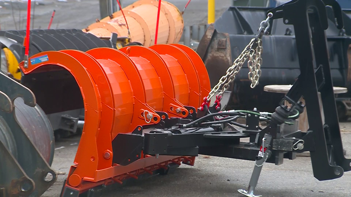 Crews get ready for plowable snow in Mass.