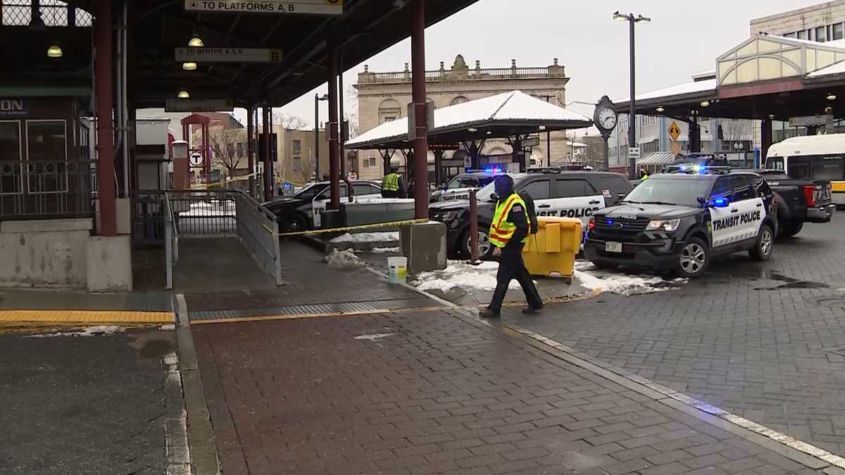 Man arrested twice after 2 stabbings at MBTA station, police say