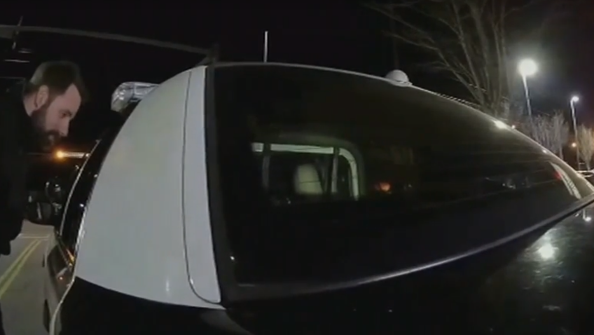 Video shows police leaving teen in freezing car