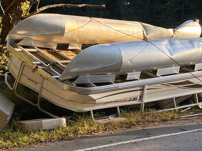 Anderson County: Crash involving pontoon boat slows traffic