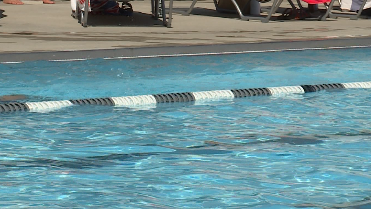 Cincinnati residents celebrate end of summer as pool season winds down