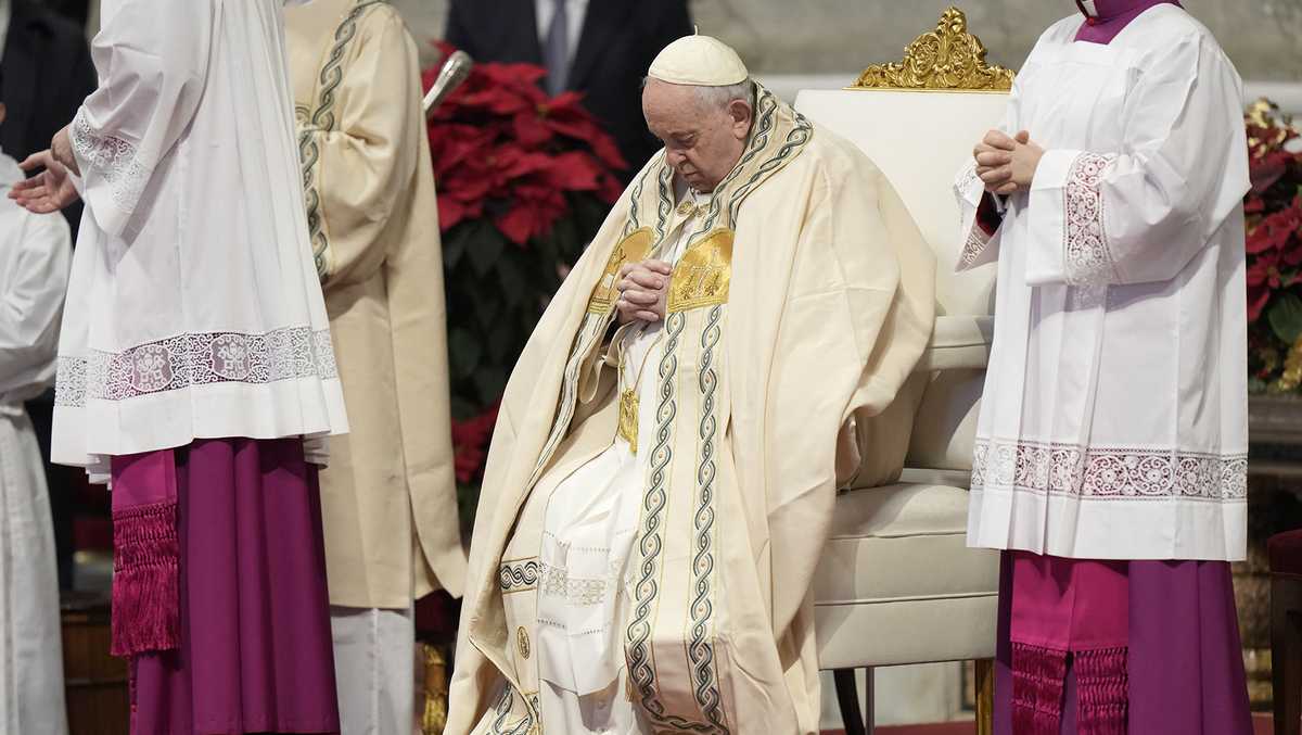 Pope Francis marks New Year as Vatican prepares to mourn Benedict
