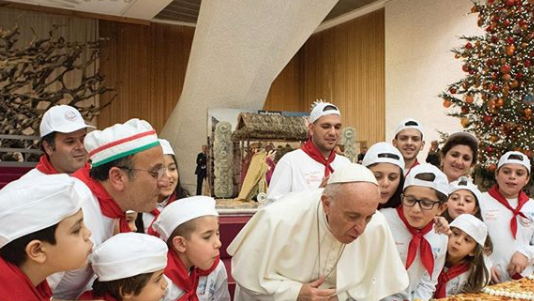 Pope Francis celebrates 81st birthday with a pizza party