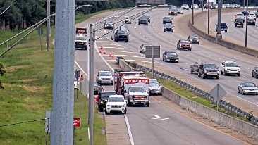 Watterson Expressway exit ramp closed due to 5-vehicle crash