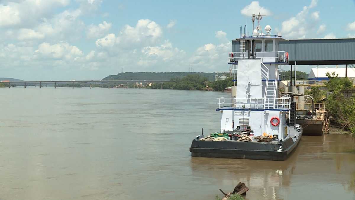 River Valley port operator appointed to levee task force