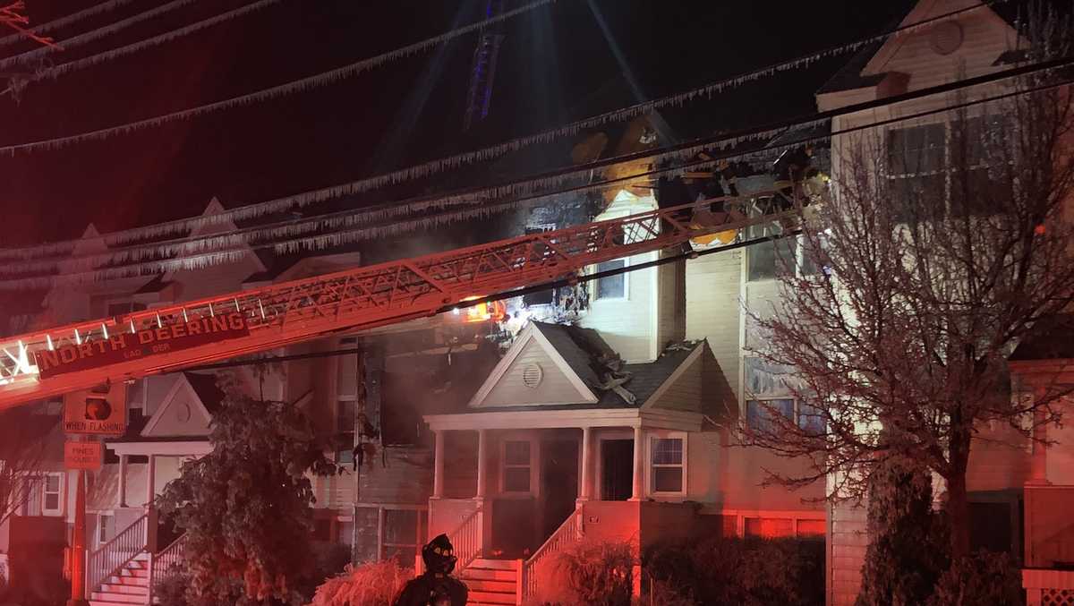 5 hospitalized after fire breaks out at Portland apartment building