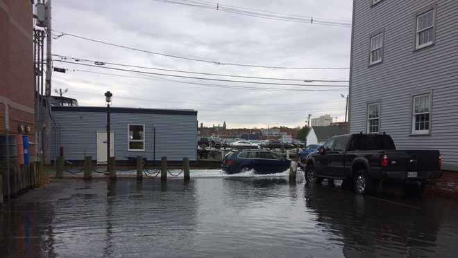 King tide brings minor flooding to Portland