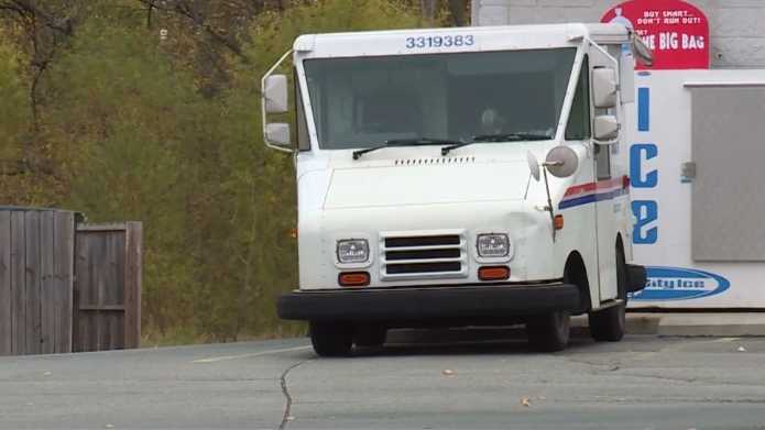 Homeowners witness moments Cincinnati-area mail carrier was robbed at ...