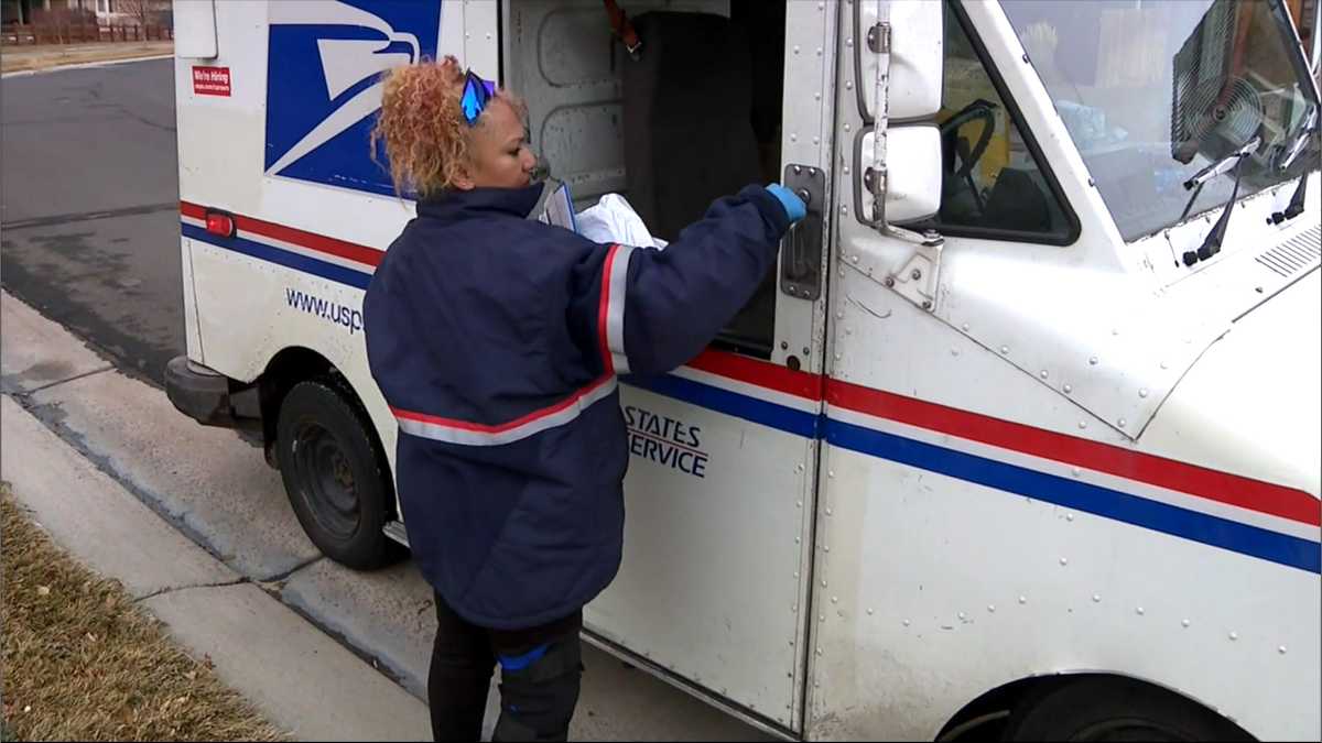 It's crunch time for USPS as clock ticks toward Christmas