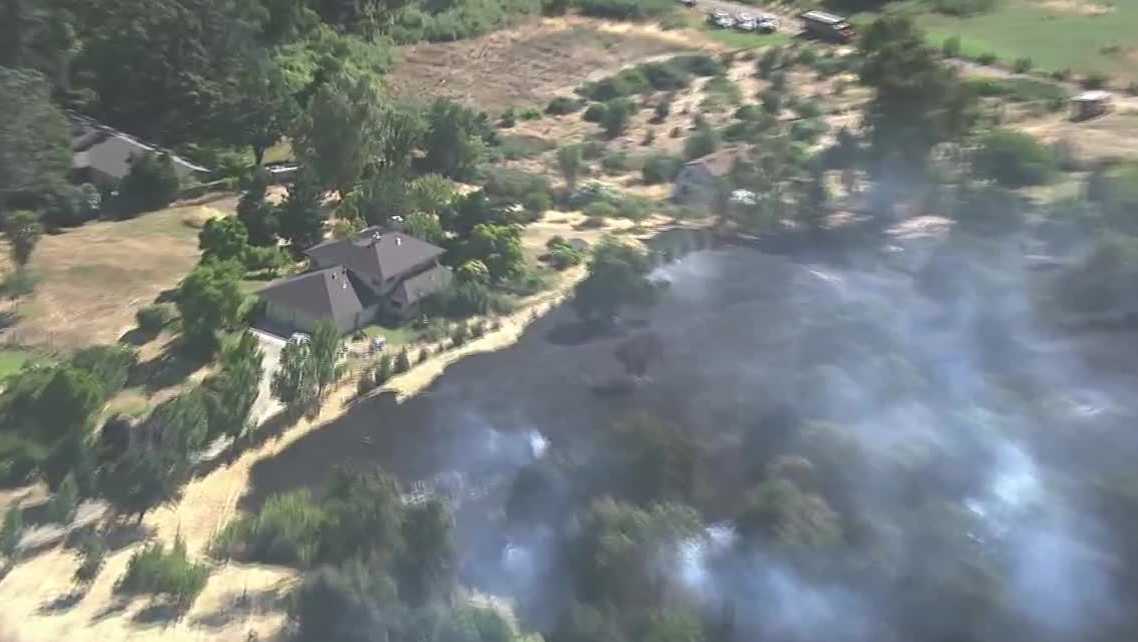 Grass fire in Loomis threatened homes