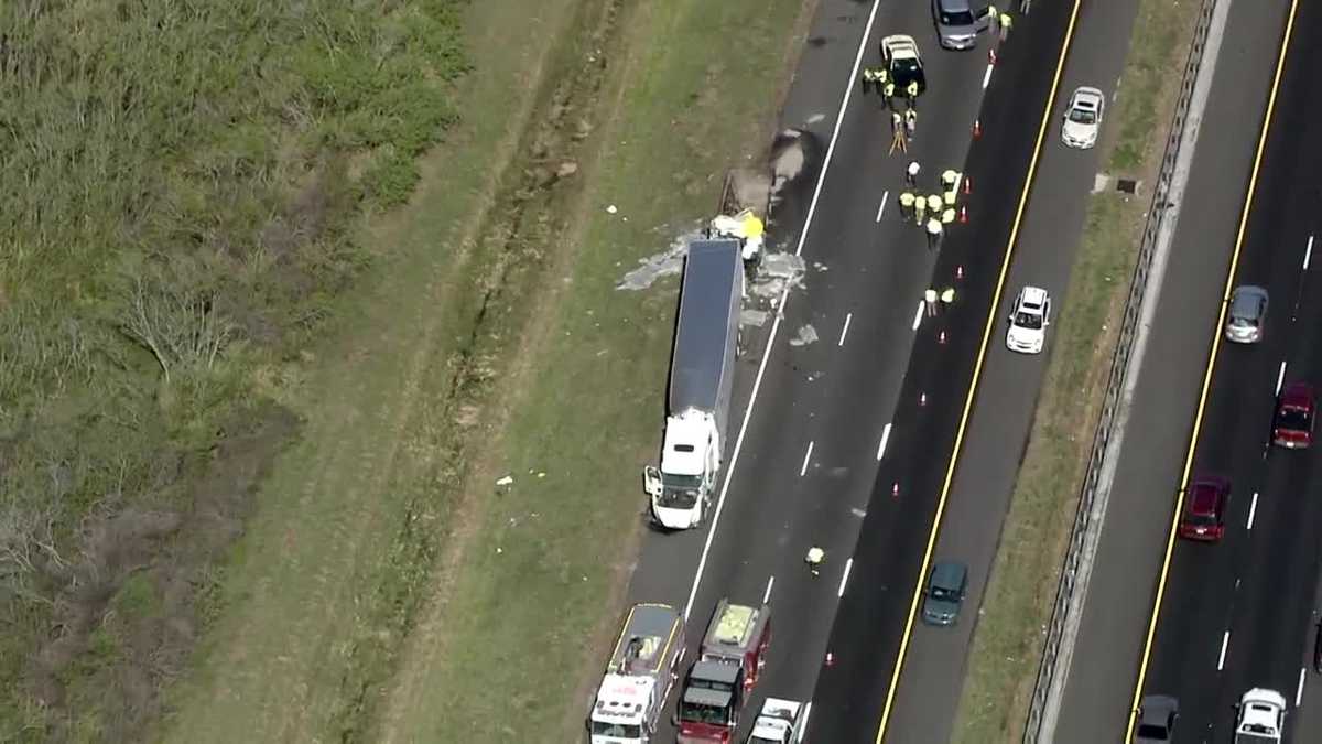 Fatal crash shuts down I-4 at St. Johns Bridge Fatal crash shuts down I-4 at St. Johns Bridge