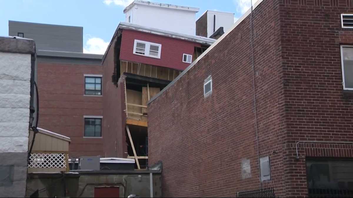 Section of unoccupied building collapses in East Boston