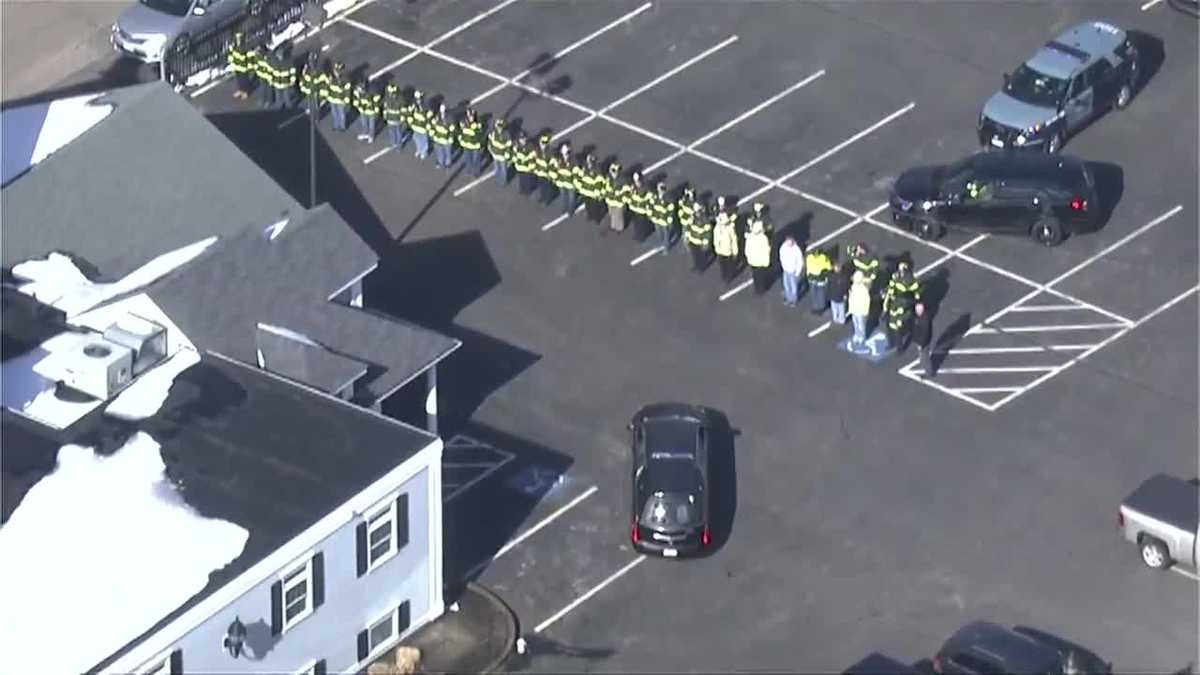 Somber salute: Many pay respect for firefighter Joseph Toscano