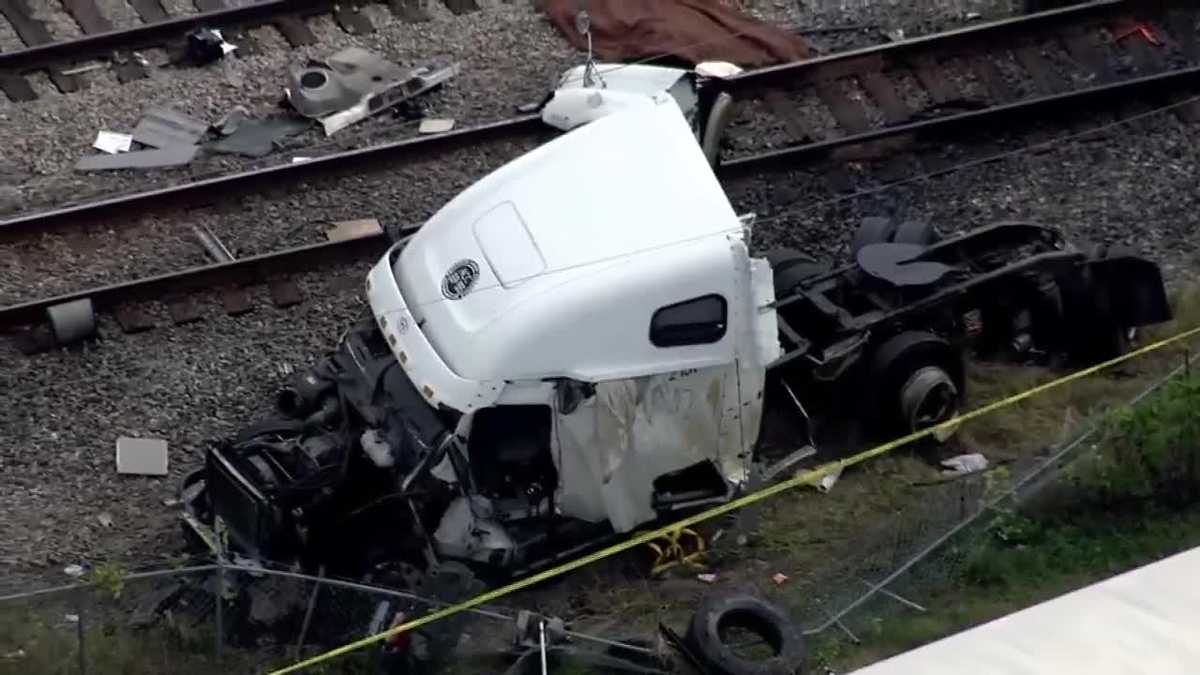 Man dies after SunRail train hits semi-truck in Altamonte Springs