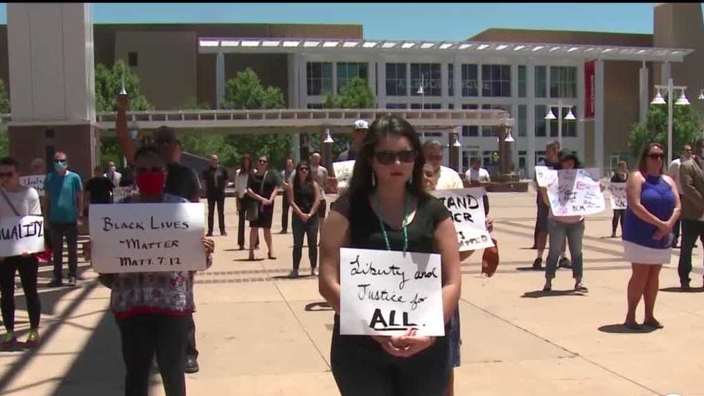 Hundreds gather for "pop-up" protest in Albuquerque