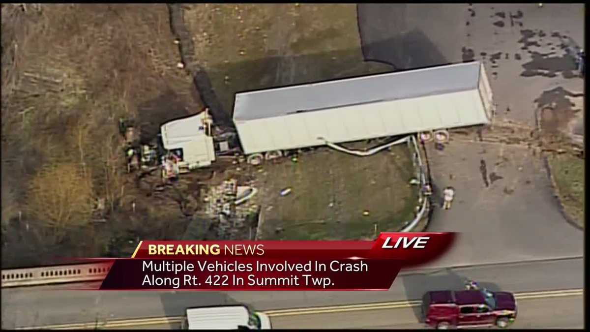 Multiple vehicles involved in crash along Route 422 in Summit Township