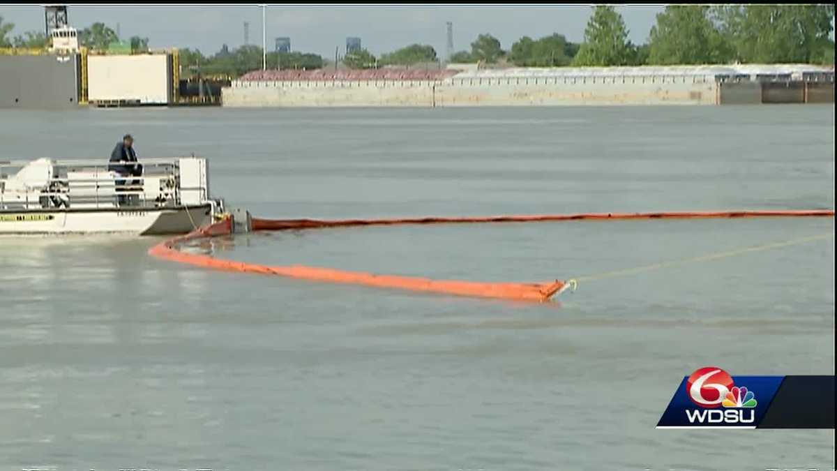 Diesel spill cleanup begins on Mississippi River