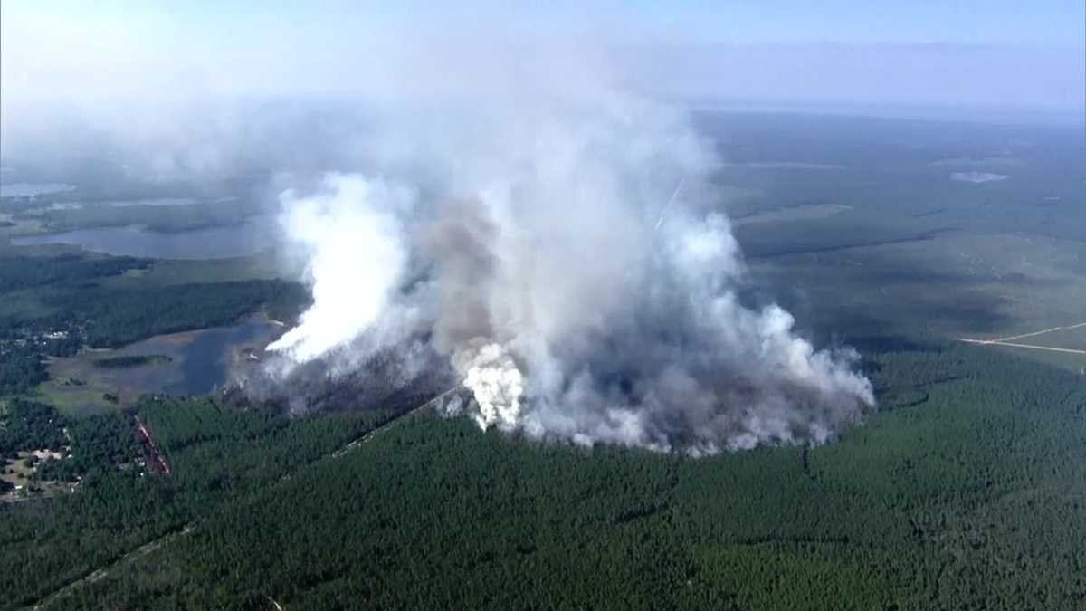 Dozens of homes evacuated as fire burns hundreds of acres in Marion County