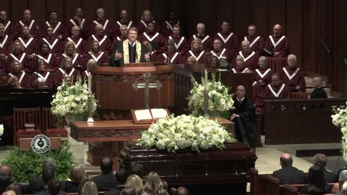 Family, friends gather at funeral service for Oklahoma icon T. Boone ...