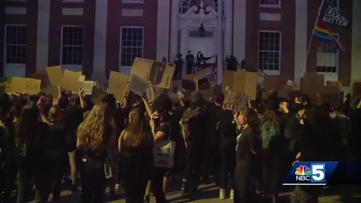 Hundreds of demonstrators march on the eighth day of protests