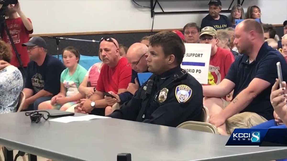 City Council votes embattled Iowa police chief will keep job