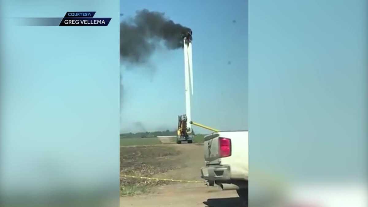 Watch massive blade fall from wind turbine in northwest Iowa