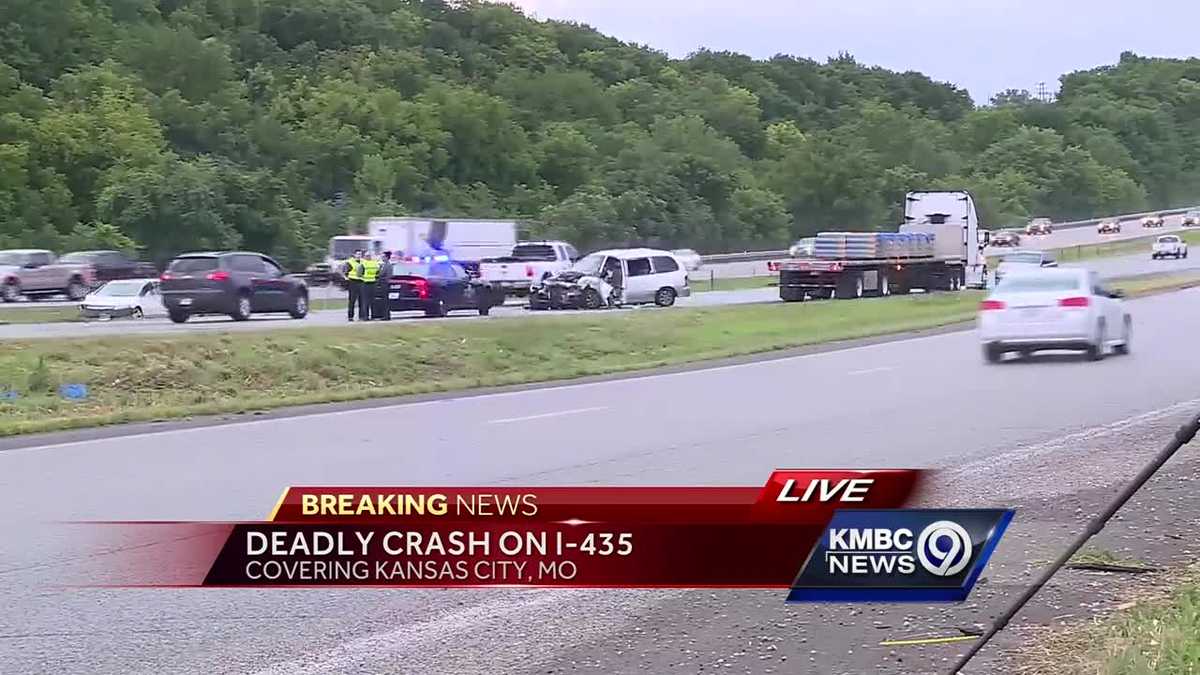 Deadly crash shuts down I-435 South just past I-70 on east side