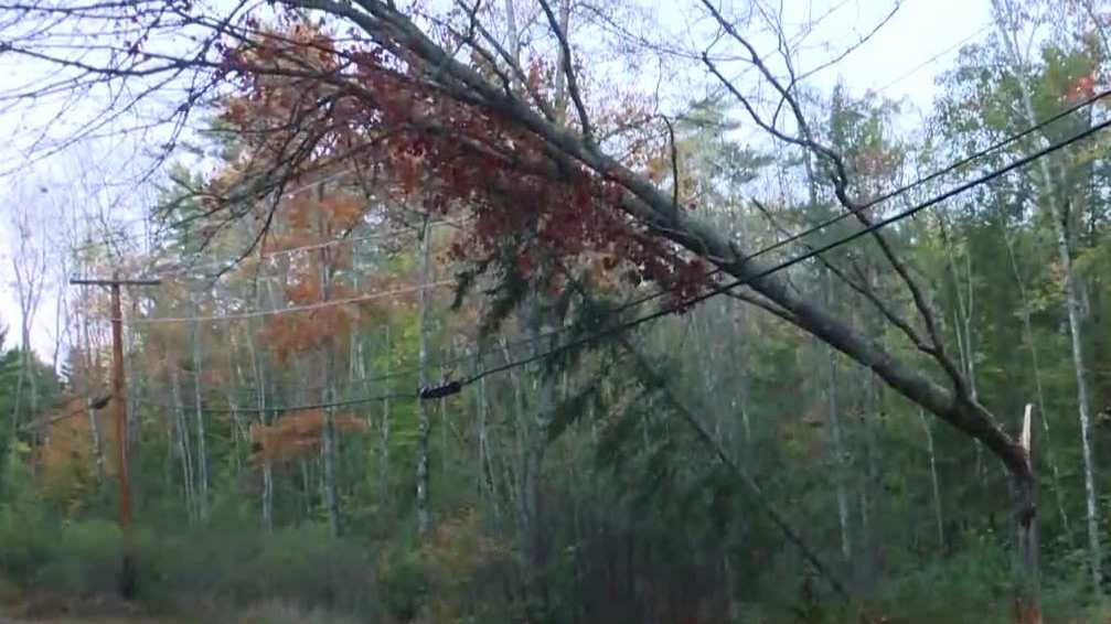 High winds knock out power for tens of thousands of Mainers
