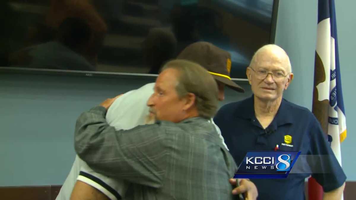 30 years later: Man meets Iowa troopers who rescued him