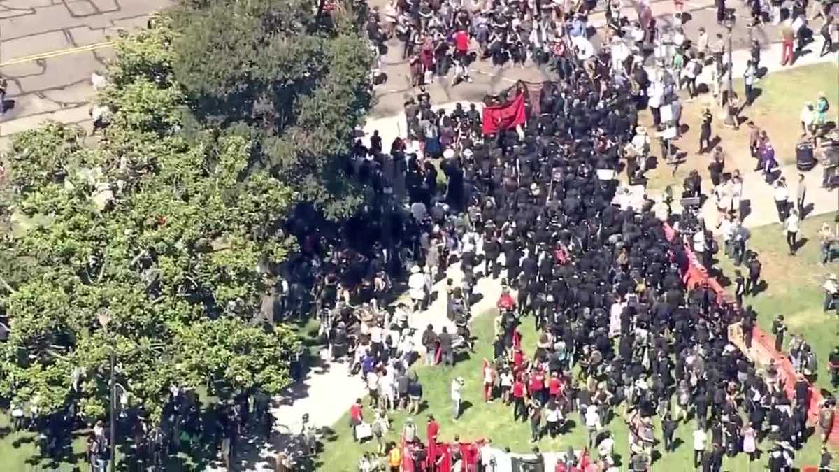 PHOTOS: Clashes break out during Berkeley protests
