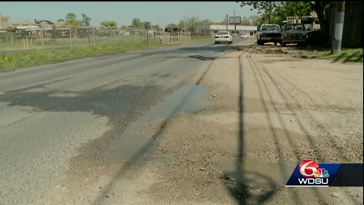 Levee inspectors identify seepage points