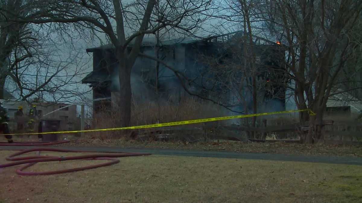Officials try to determine cause of fire that destroyed home